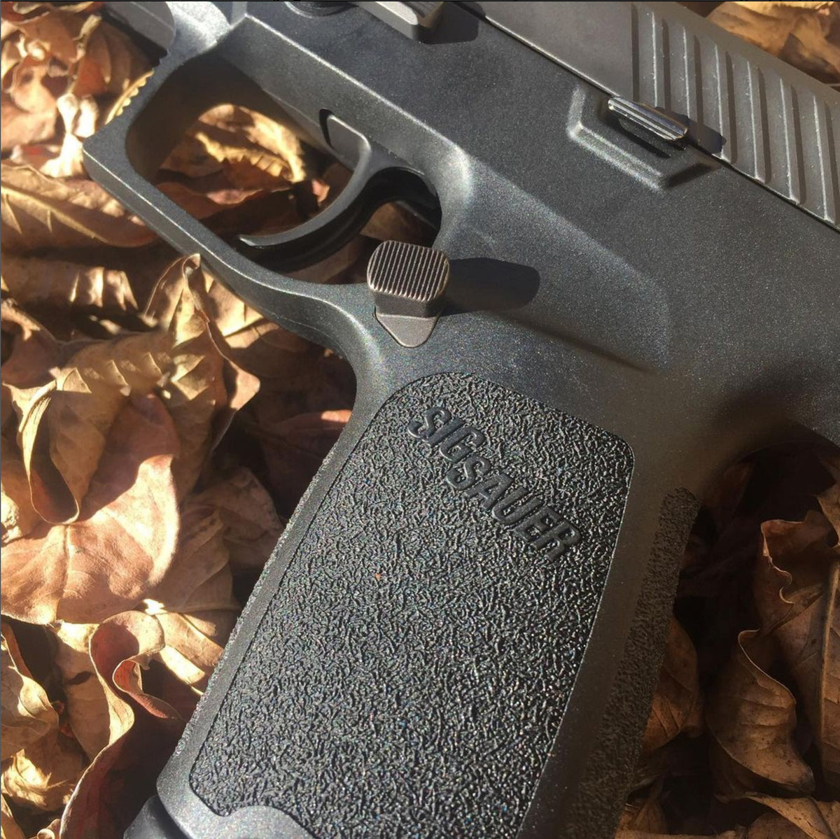 OFFSET P320 Extended Magazine Release – Align Tactical